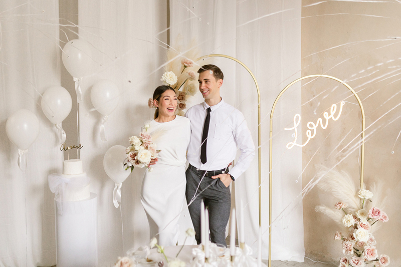 Hand Streamer Flower Set, 7,5cm Diameter, white (1 pkt / 10 pc ...