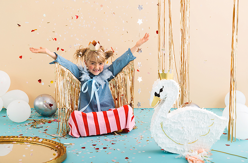 Pinata - Swan, 43.5x49.5x9cm - Designer decorations and ideas for every ...